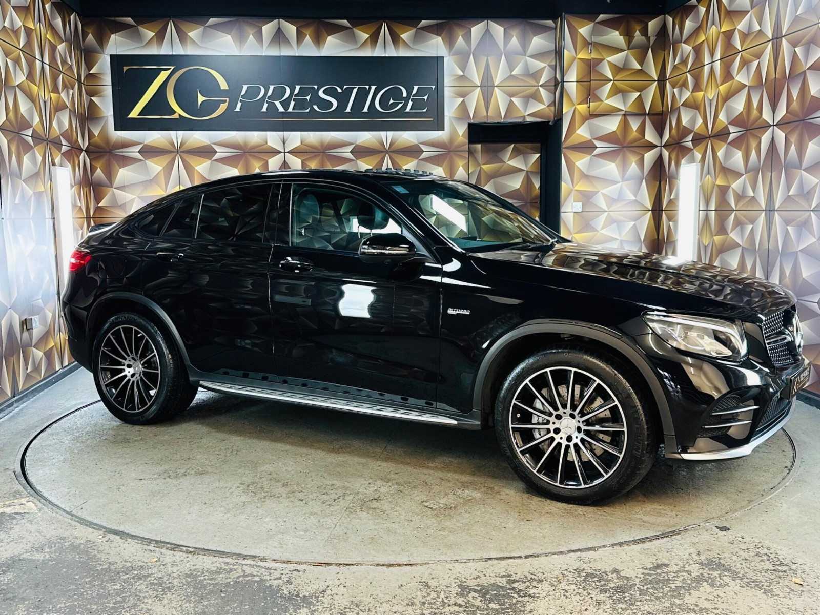 Mercedes-benz glc 3.0 glc43 v6 amg (premium plus) coupe g-tronic+